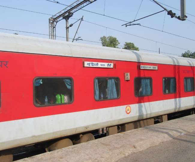 दो इंजन के साथ ट्रैक पर फर्राटा भरेगी राजधानी एक्सप्रेस, चालू होते ही ...