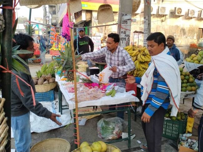 छठ पूजा को लेकर उमड़े खरीदार, बाजार हुए गुलजार - People shop fiercely ...
