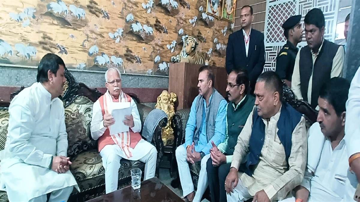 Bahadurgarh: पूर्व विधायक बोले- सीएम साब म्हारे हलके की सारी सड़क टूटी ...