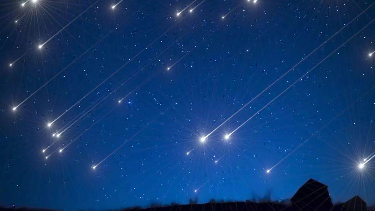 Meteor Shower: आसमान में खूबसूरत आतिशबाजी, एक महीने तक रहेगी जारी ...