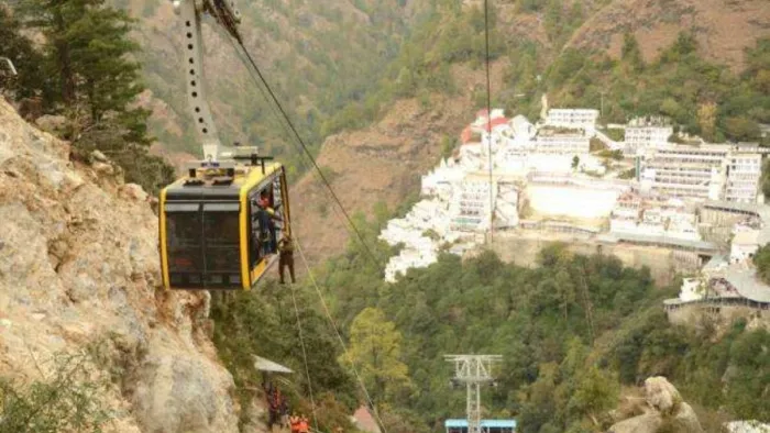 Vaishno Devi की यात्रा मार्ग पर ताराकोट से सांझी छत के बीच रोपवे चलाने ...