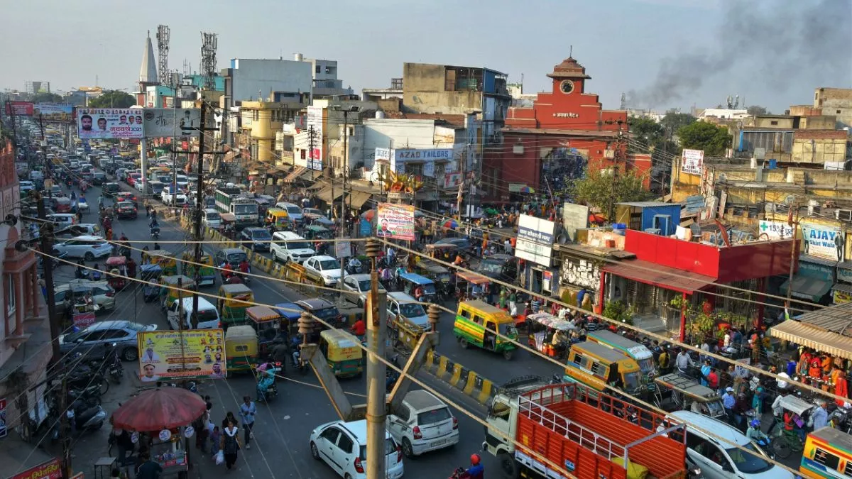 Ghaziabad: गाजियाबाद के जीटी रोड पर लालकुआं से ज्ञानी बॉर्डर तक सफर ...