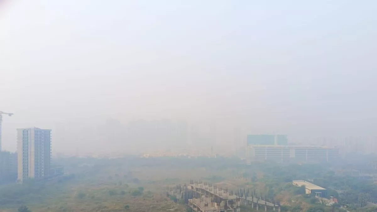 जहरीली हवा में सांस ले रहे नोएडावासी: अब गिरेगा अधिकतम और न्यूनतम पारा ...