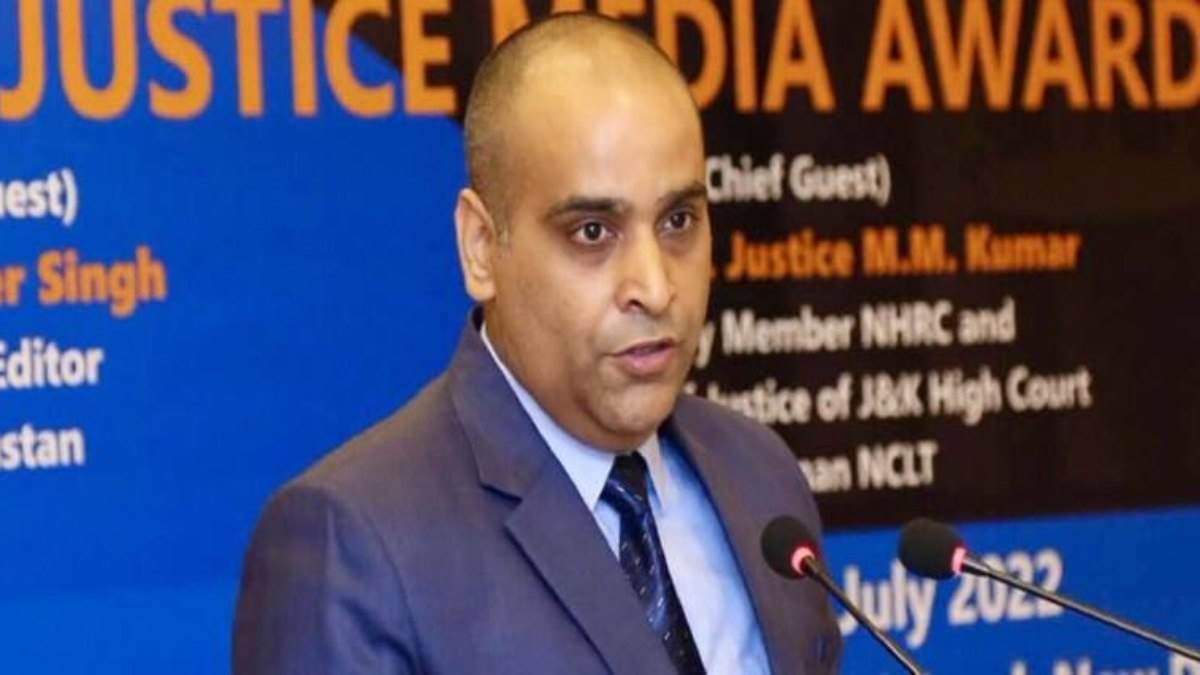 तूल पकड़ रहा उपराष्ट्रपति धनखड़ की नकल करने का मामला, विनीत जिंदल ने ...