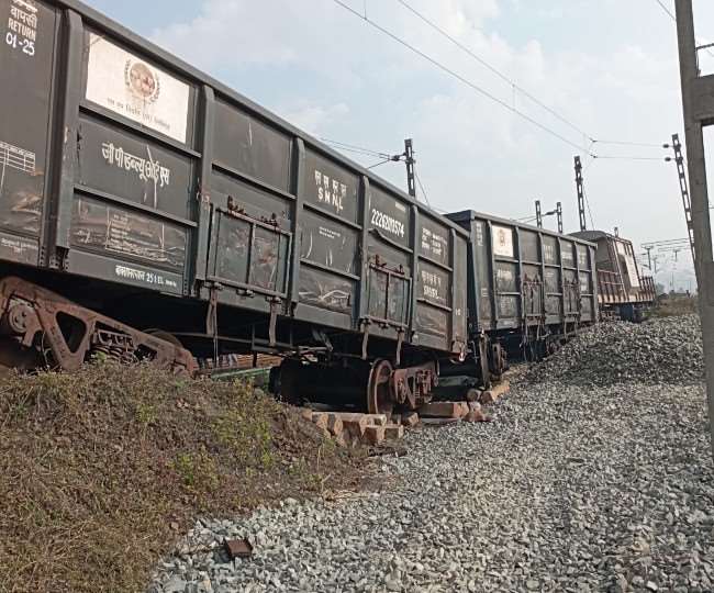 Goods Train Derail : बिना इंजन एक किलोमीटर दौड़ी मालगाड़ी, जानिए फिर ...