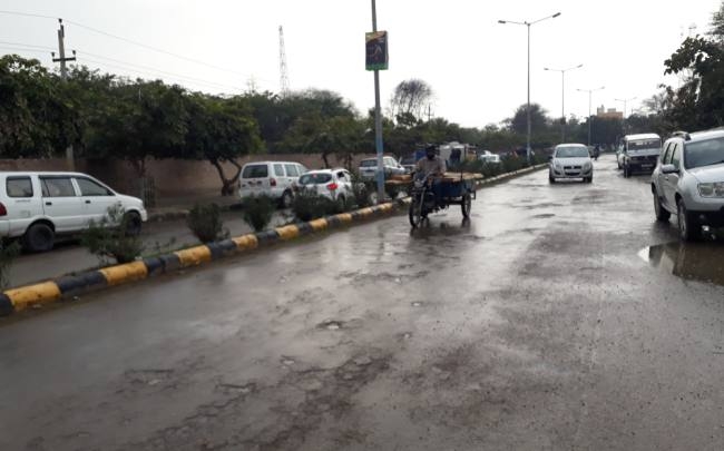 हल्की बारिश, शीत हवा से बढ़ी ठंड - slight drizzle in Kaithal, cold wind ...
