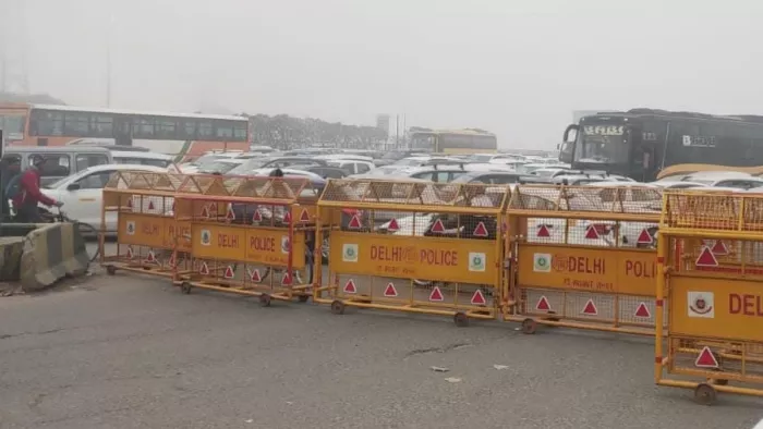 Gurugram Traffic News: किसानों के दिल्ली कूच के बीच रजोकरी बॉर्डर पर ...