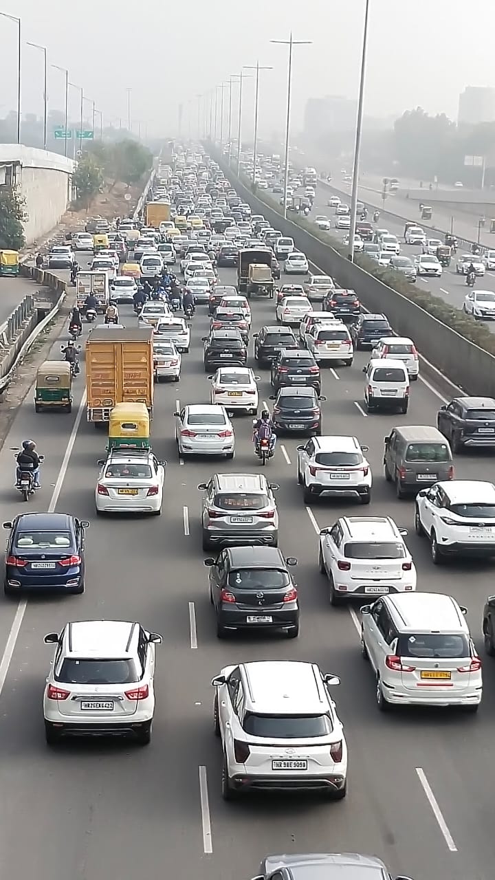 Gurugram Traffic News: किसानों के दिल्ली कूच के बीच रजोकरी बॉर्डर पर ...