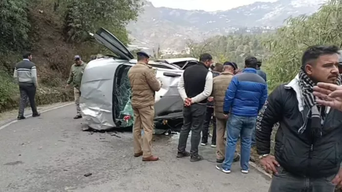 Mussoorie Accident: मसूरी-देहरादून मार्ग पर कार हादसे की शिकार, एक मौत ...