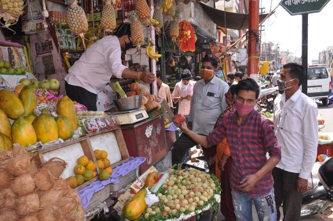 फलों के दामों में उछाल कैसे बढ़ेगी इम्युनिटी - Rise in prices of fruits ...