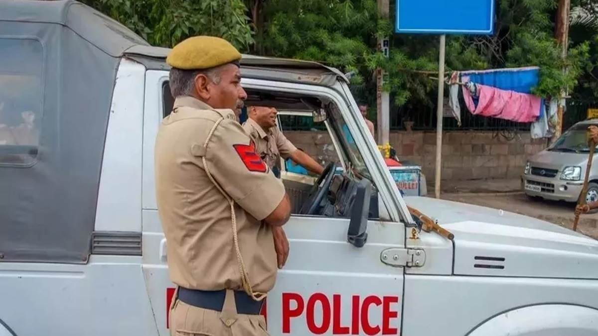 Patna News: छीनी गई कार को पुलिस ने किया बरामद, फिर थाने से फिर उड़ा ले ...