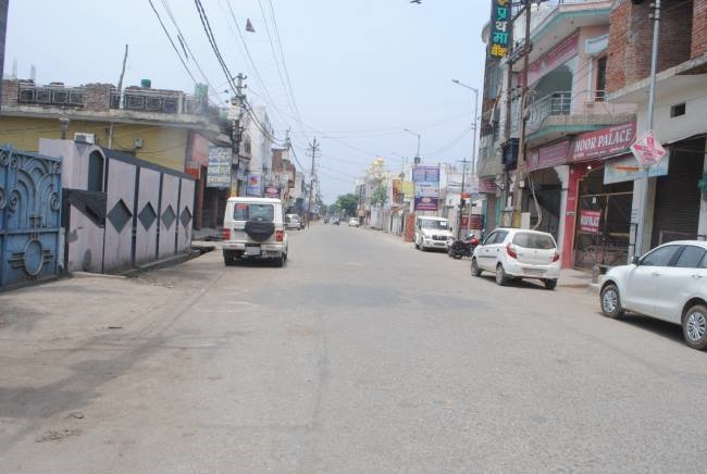 फिर उड़ी शहर की रंगत, दोपहर बाद सूनी हुई सड़कें - The color of Uri city ...