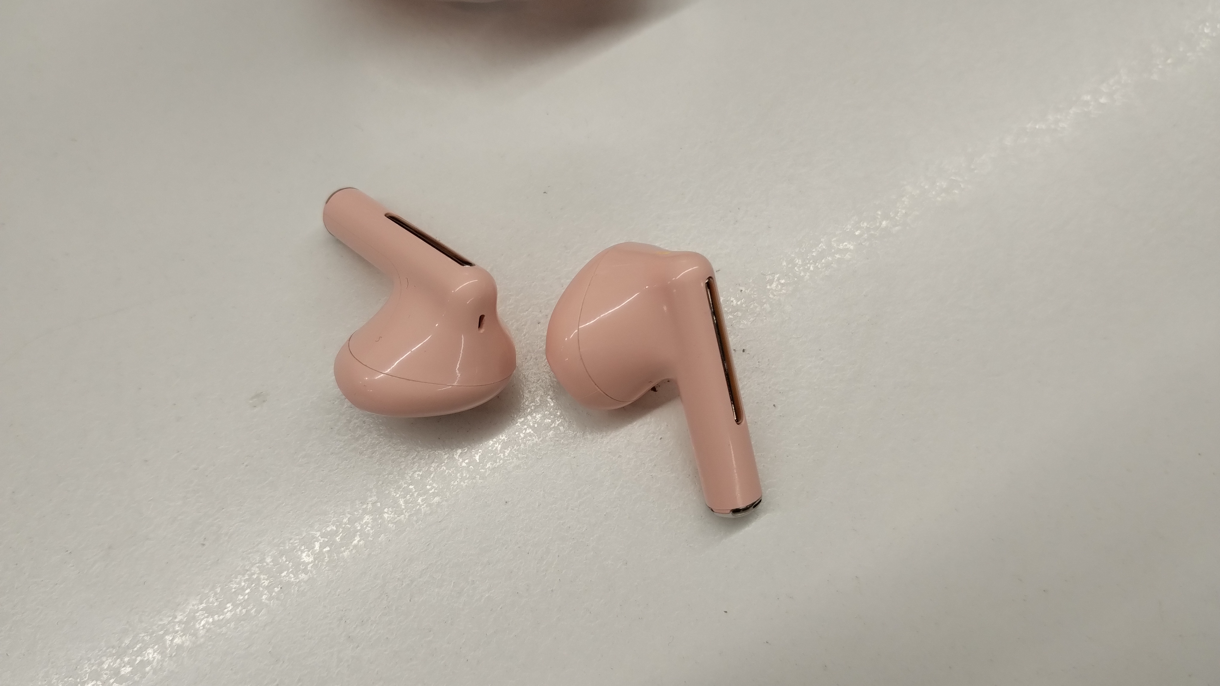 Just Corseca Snow Pods Review: टाइट बजट में बैलेंस साउंड और तगड़ी बैटरी ...