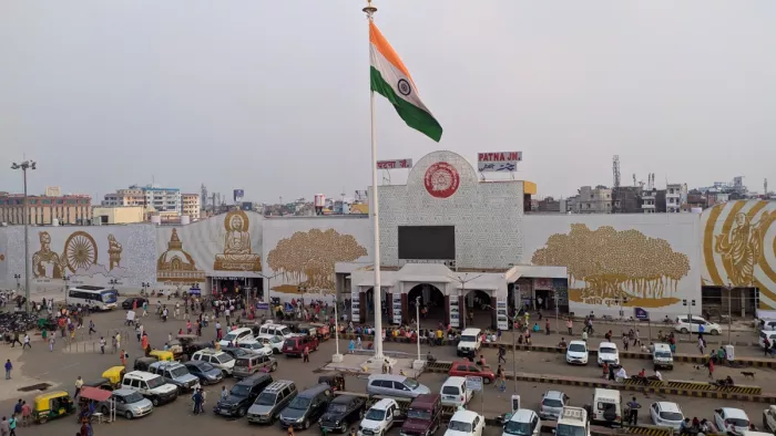 Patna Junction: एयरपोर्ट की तर्ज पर विकसित होगा पटना जंक्शन, 40 फीट ...