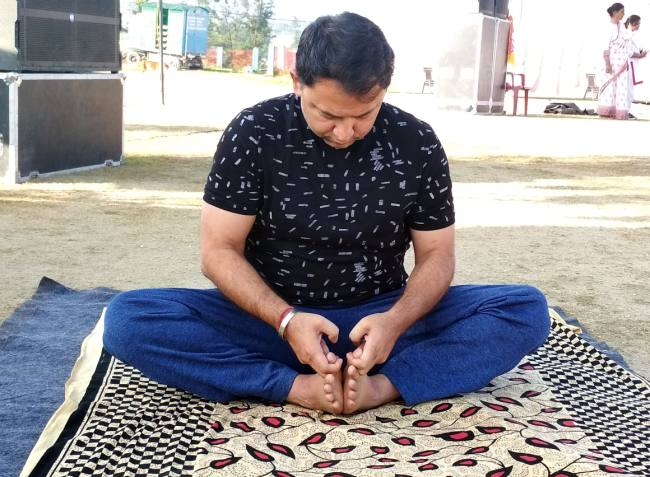 अंतरराष्ट्रीय योग दिवस पर अधिकारियों सहित क्षेत्र के लोगों ने किया योग