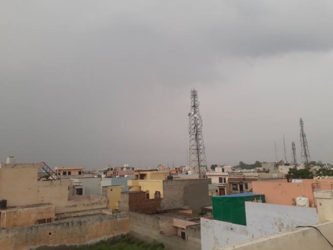 सुबह हुई बरसात से मौसम सुहाना, गर्मी से मिली राहत - in the morning ...