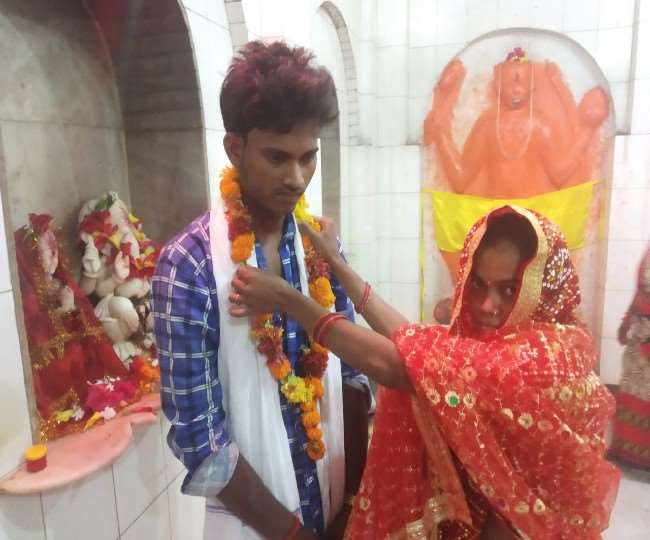 दूसरी शादी की तैयारी कर रहा था युवक करना पड़ा पहली पत्नी के साथ जयमाल जानिए क्या है मामला