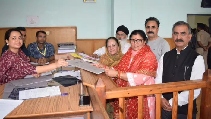 Himachal By Election 2024: सीएम सुक्खू की पत्नी कमलेश ठाकुर समेत पांच ...
