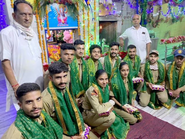 गगनभेदी जयघोषों के बीच सतलुज में वरुण देवता का बेड़ा विसर्जित - Varun ...