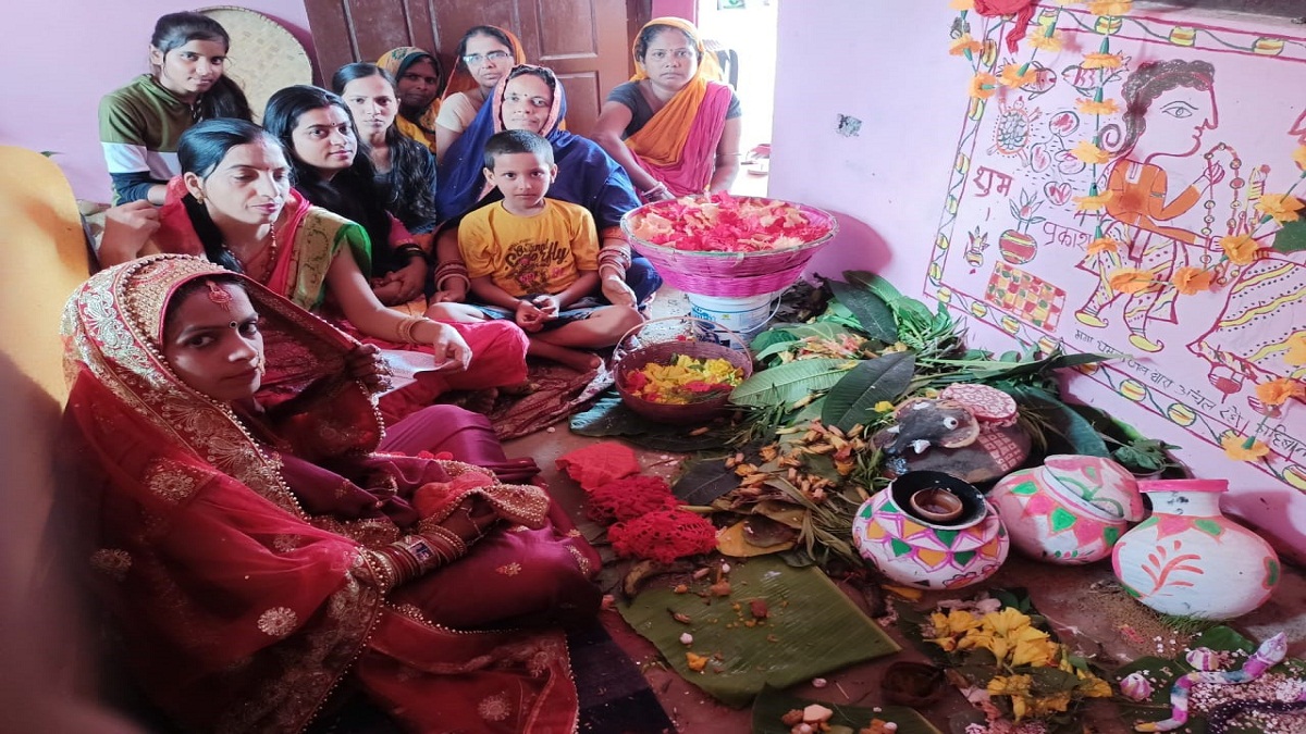 ब‍िहार में मिथिलांचल का एक ऐसा लोकपर्व, जिसमें यजमान व पुरोहित महिलाएं ...