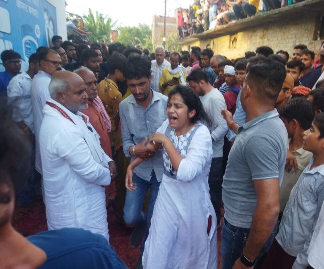 Captain Anshuman Singh: बलिदानी का पार्थिव गांव पहुंचते ही भारत मां के ...