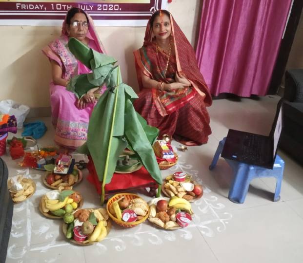 हरतालिका व्रत पर पंडितजी ने ऑनलाइन सुनाई कथा - Women kept fasting on ...