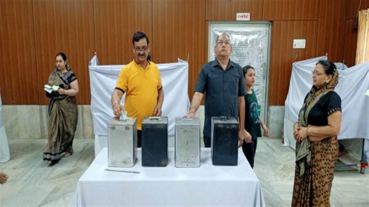 अग्रवाल सभा दादरी के चुनाव में बलराम गुप्ता प्रधान, ललित महाजन बने ...