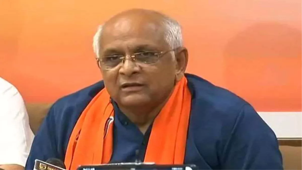 गुजरात विधानसभा चुनाव से पहले राज्य मंत्रिमंडल में हुआ उलटफेर, दो ...