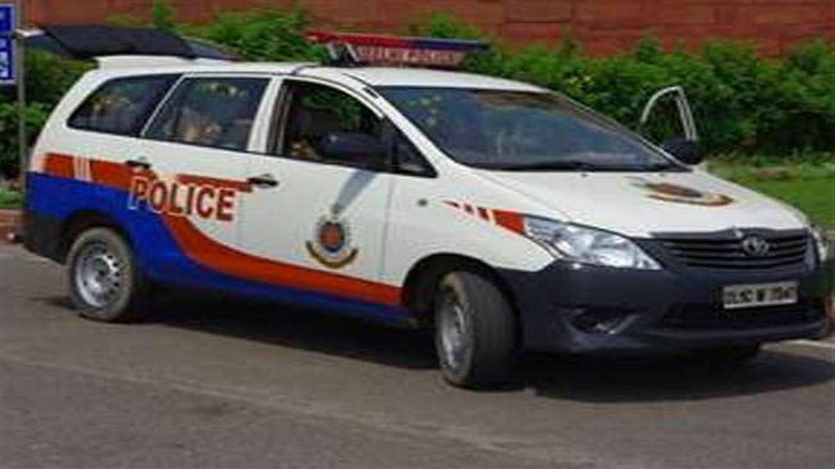 Delhi Police: पीसीआर कर्मी कर रहे सूचनाओं का खेल, सीपी संजय अरोड़ा बदल ...