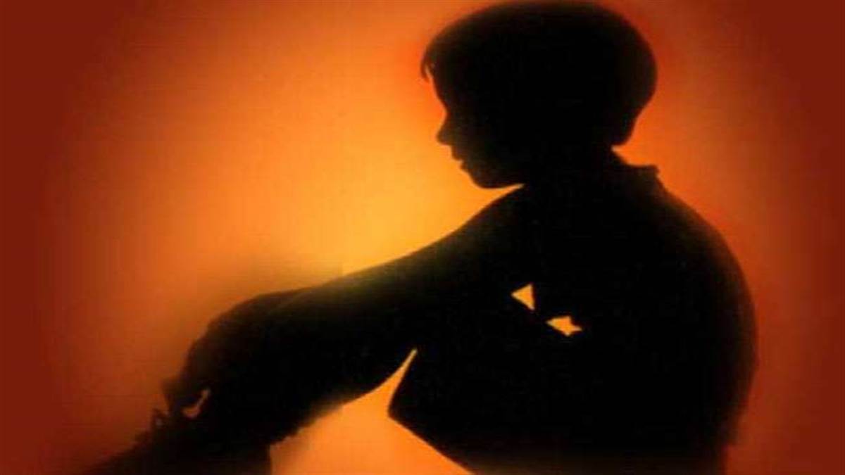 पूर्व इंटरनेशनल क्रिकेटर के स्कूल में पढ़ने वाले 8 साल के मासूम छात्र ...