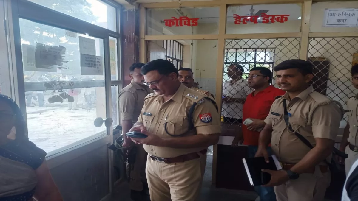 दुस्साहस: सुलतानपुर में बाइक सवार बदमाशों ने दिनदहाड़े चेन लूटी, विरोध ...