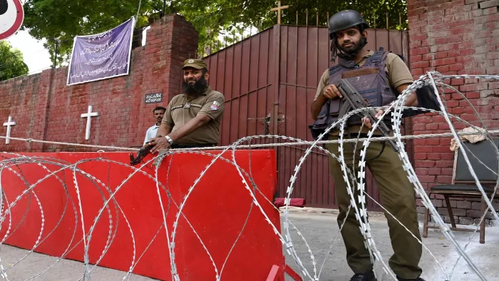 पाकिस्तान के जरांवाला आगजनी मामले में पुलिस का एक्शन, 160 आरोपी ...