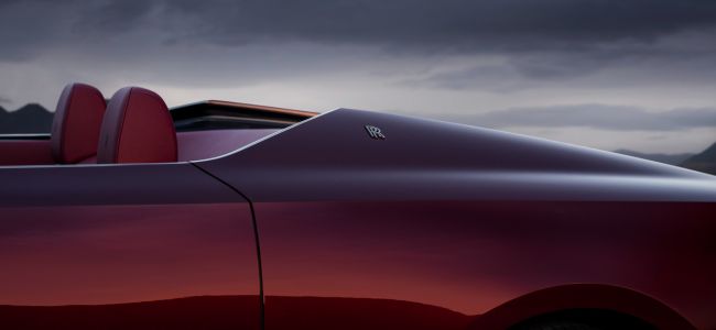Rolls Royce की नई लग्जरी कार La Rose Noire Drop Tail 211 Core रुपये में ...
