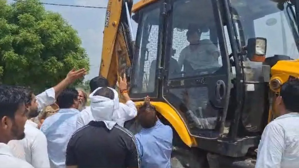 Ghaziabad News: अवैध कॉलोनी ध्वस्त करने पहुंची GDA की टीम बैरंग लौटी ...