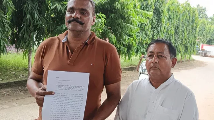 Saharanpur News: हाथों में पत्र लेकर SPP कार्यालय पहुंचा शख्स, बोला ...