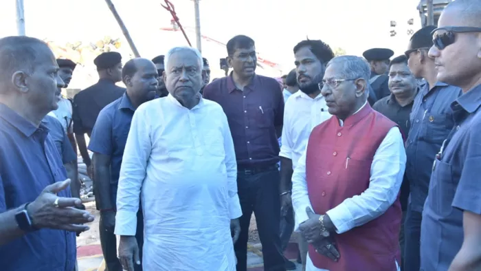 Nitish Kumar: नीतीश कुमार अचानक क्यों पहुंचे वैशाली? डीएम भी रहे मौजूद ...