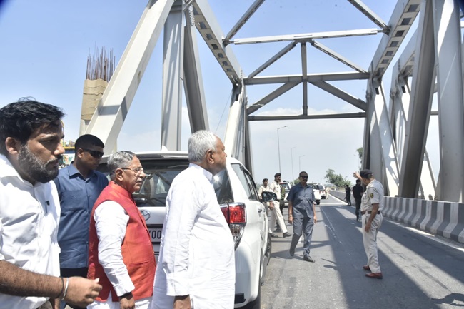 Nitish Kumar: नीतीश कुमार अचानक क्यों पहुंचे वैशाली? डीएम भी रहे मौजूद ...