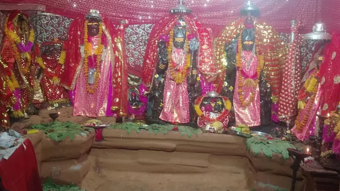 Navratri 2025: उत्‍तराखंड के इस मंदिर में देवी संग विराजमान शिव परिवार ...