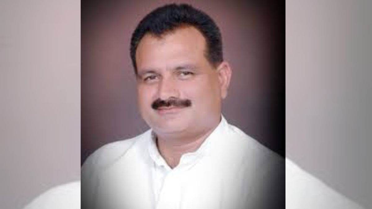 Meerut News: क्रेशर नहीं चले तो तीन हजार किसानों के साथ उप आयुक्त का ...