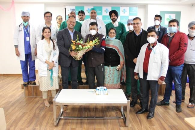 नीलम अस्पताल में पत्नी ने पति को दी किडनी - Successful operation of ...