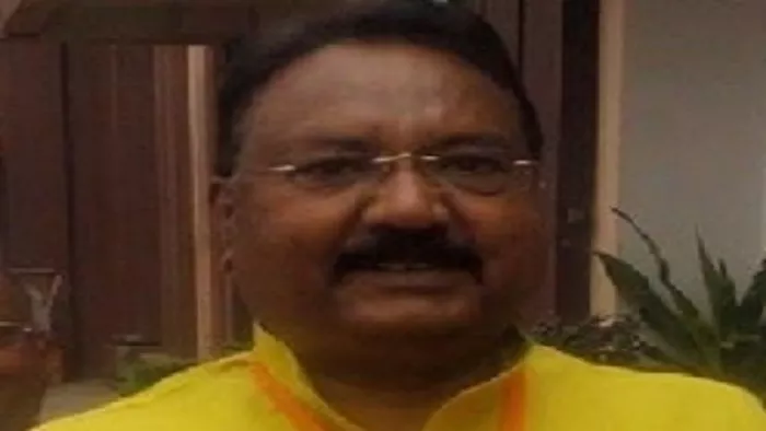 पूर्व सांसद और अटल बिहारी वाजपेयी के करीबी रहे आनंद रत्न मौर्य का निधन आज तक नहीं तोड़ पाया 