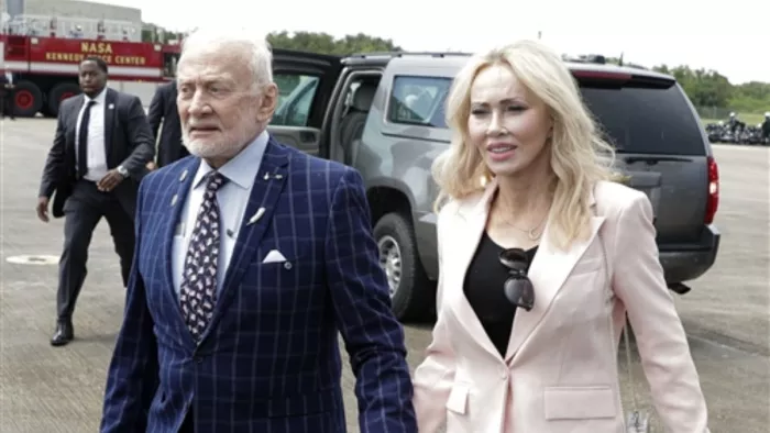 Astronaut Buzz: चांद पर कदम रखने वाले बज एल्ड्रिन ने 93 वर्ष में की ...