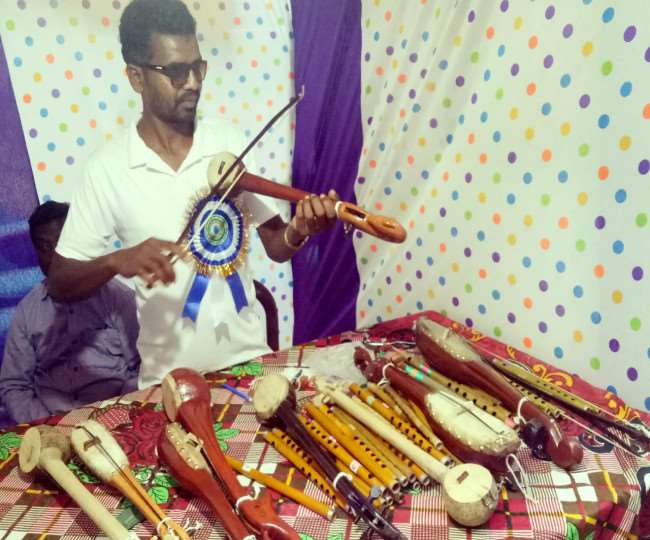 झारंखड के ताज में नया नगीना, दुर्गा के वाद्य यंत्र बानाम की जर्मनी एवं ...