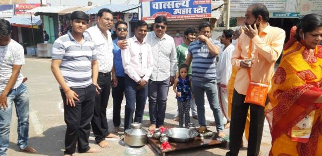विशुद्ध सागर महाराज की हुई आरती - Aarti of Lord Vishnu Sagar ...