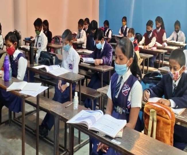 यूपी बेसिक शिक्षा परिषद के स्कूलों की वार्षिक परीक्षा टली, कोरोना ...