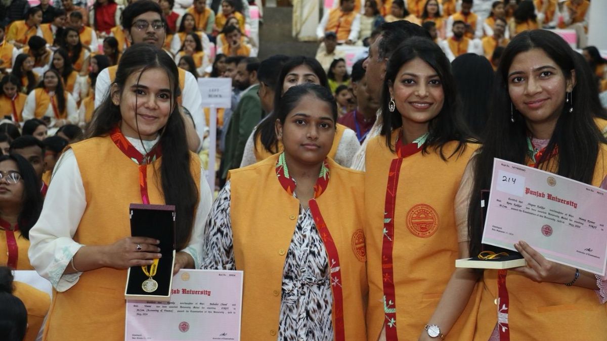 पंजाब यूनिवर्सिटी में ड्रेस कोड लागू, दिल्ली की फर्म से बनवाई गई ड्रेस ...