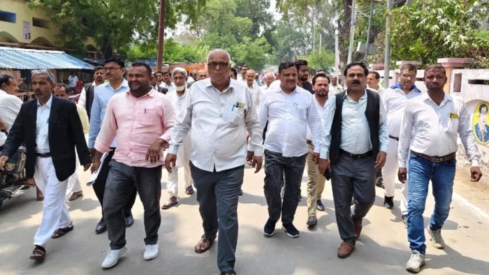 Gonda News: तरबगंज के 16 गांव मनकापुर तहसील में शामिल करने की तैयारी, वकीलों ने जताया विरोध ...