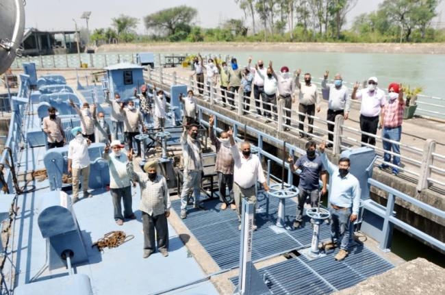 गंगुवाल व कोटला पावर प्लाटों के स्पिलवे गेटों की हुई मरम्मत - Repair of ...