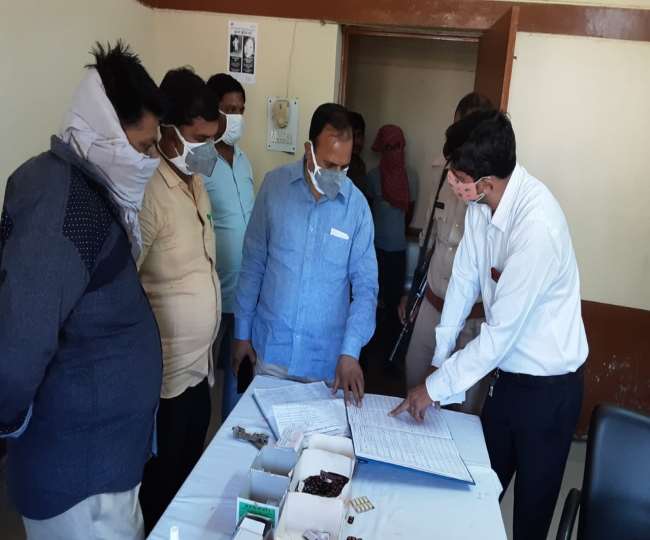 विधायक अनिल पाराशर ने कहा, कोरोना के प्रति अभी लापरवाही न बरतें Aligarh ...