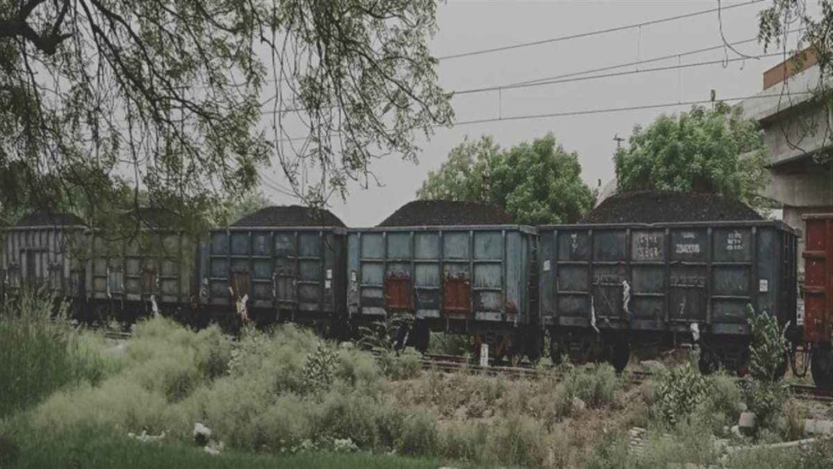 Raibareilly Breaking News: रायबरेली एनटीपीसी में कोयले की रैक में युवक ...